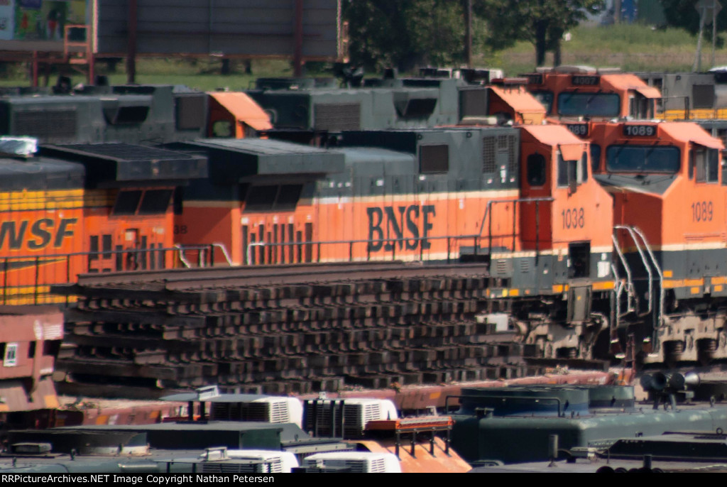 BNSF 1038